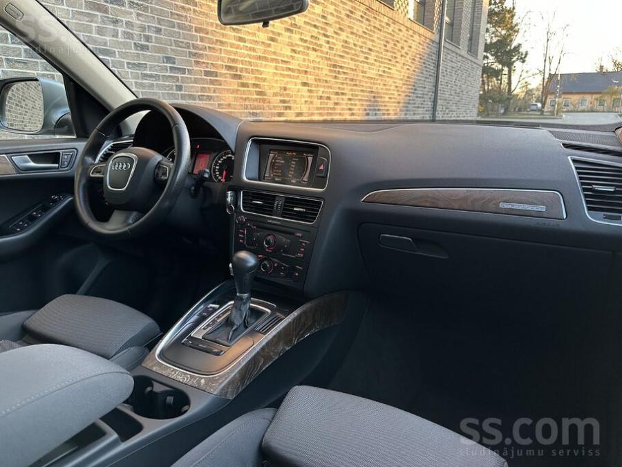 Pelēks Audi Q5 2010 Tukums, ar dzinēja tilpumu 2.00 L un nobraukumu 185 tūkst. km par 7990 €, foto 11 vietnē AUTOMOTO.COM.LV