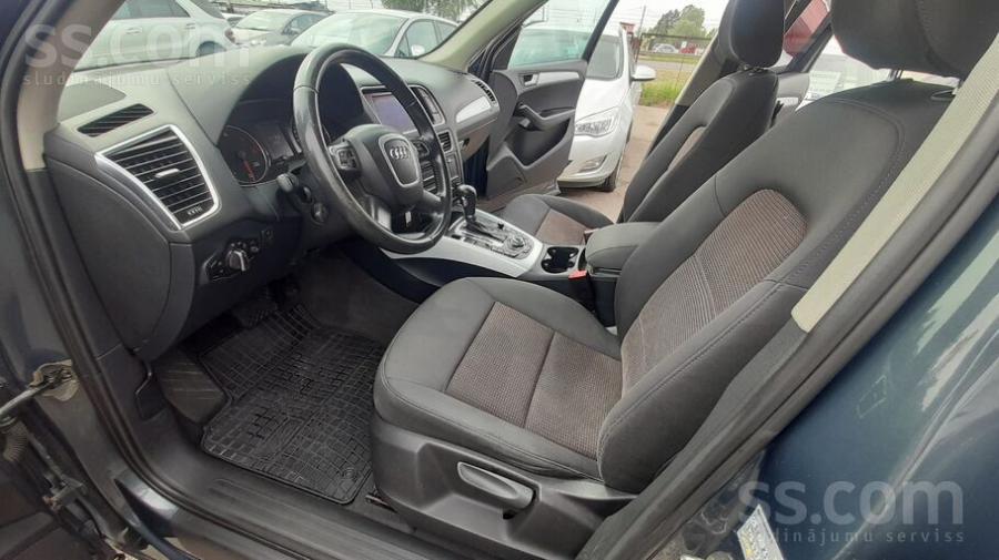 Grey Audi Q5 2010 in Riga, with an engine capacity of 2.00 L and mileage of 307 thousand km for 6200 €, photo 16 on AUTOMOTO.COM.LV