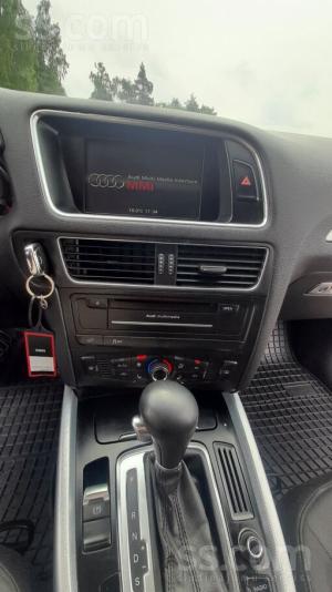 Grey Audi Q5 2010 in Riga, with an engine capacity of 2.00 L and mileage of 307 thousand km for 6200 €, photo 20 on AUTOMOTO.COM.LV
