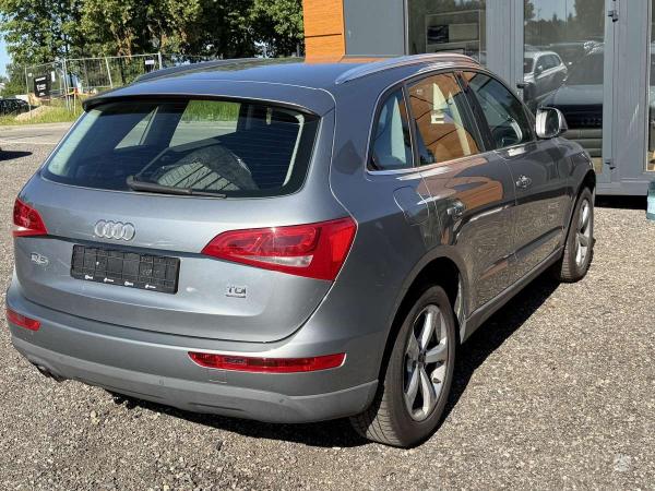 Grey Audi Q5 2010 in Kaunas, with an engine capacity of 2.00 L and mileage of 276 thousand km for 8950 €, photo 5 on AUTOMOTO.COM.LV