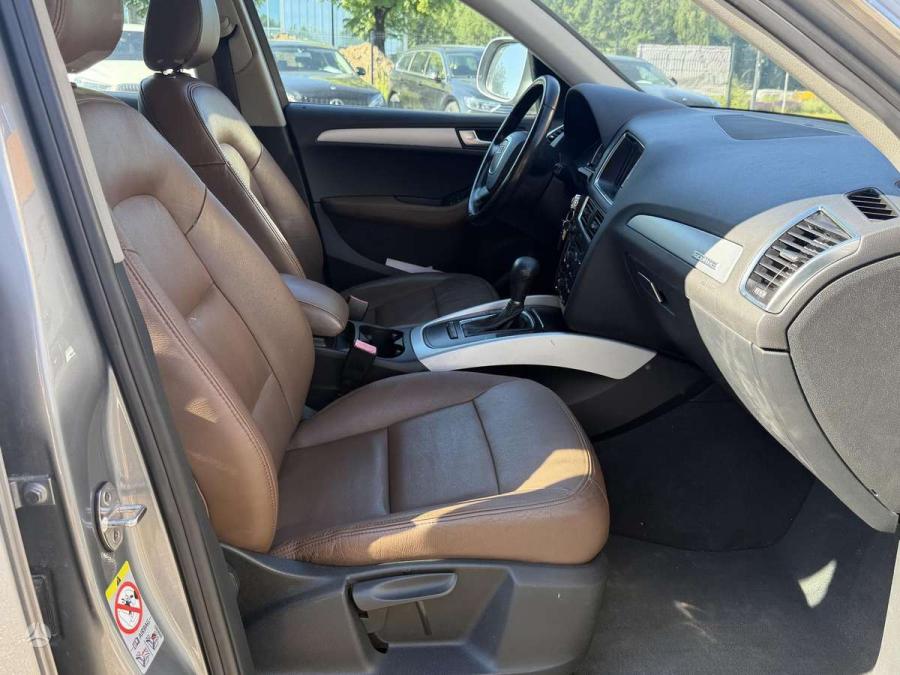 Pelēks Audi Q5 2010 Kauņa, ar dzinēja tilpumu 2.00 L un nobraukumu 276 tūkst. km par 8950 €, foto 18 vietnē AUTOMOTO.COM.LV