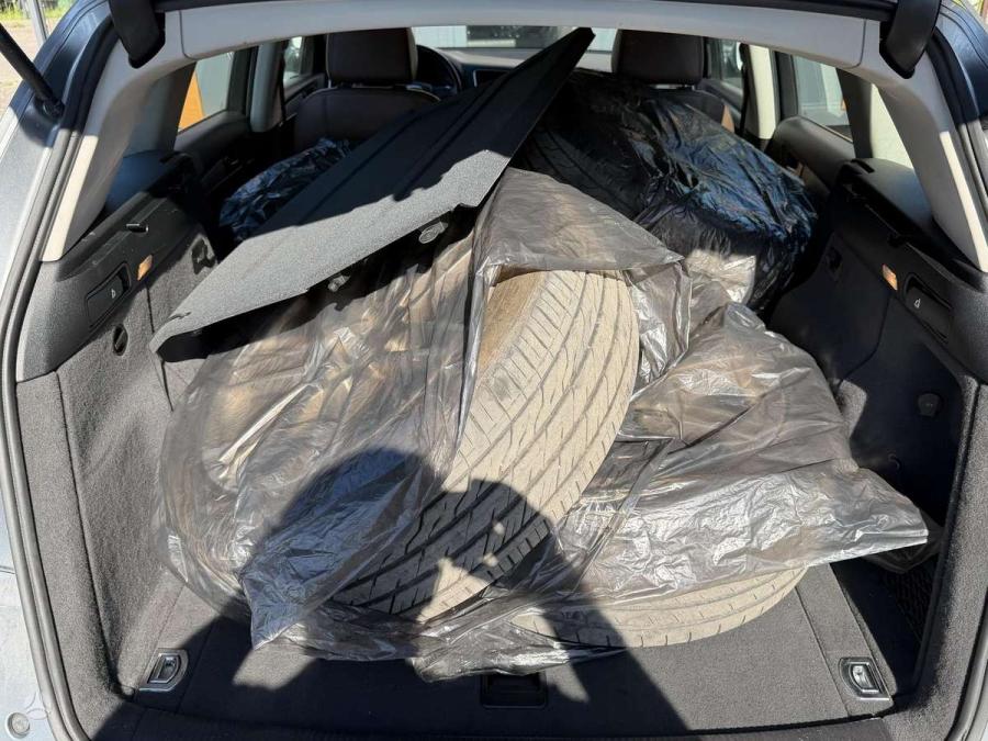 Pelēks Audi Q5 2010 Kauņa, ar dzinēja tilpumu 2.00 L un nobraukumu 276 tūkst. km par 8950 €, foto 21 vietnē AUTOMOTO.COM.LV