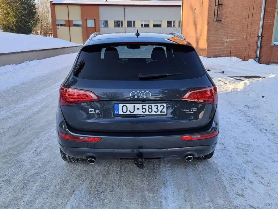 Pelēks Audi Q5 2010 Jēkabpils, ar dzinēja tilpumu 3.00 L un nobraukumu 302 tūkst. km par 10290 €, foto 10 vietnē AUTOMOTO.COM.LV