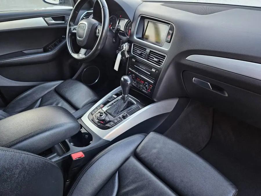 Pelēks Audi Q5 2010 Jēkabpils, ar dzinēja tilpumu 3.00 L un nobraukumu 302 tūkst. km par 10290 €, foto 29 vietnē AUTOMOTO.COM.LV