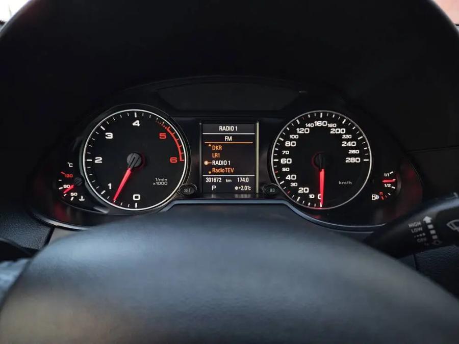 Pelēks Audi Q5 2010 Jēkabpils, ar dzinēja tilpumu 3.00 L un nobraukumu 302 tūkst. km par 10290 €, foto 34 vietnē AUTOMOTO.COM.LV