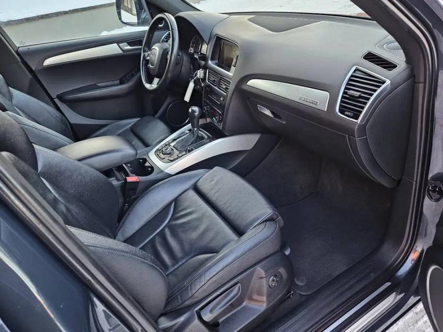 Pelēks Audi Q5 2010 Jēkabpils, ar dzinēja tilpumu 3.00 L un nobraukumu 302 tūkst. km par 10290 €, foto 41 vietnē AUTOMOTO.COM.LV