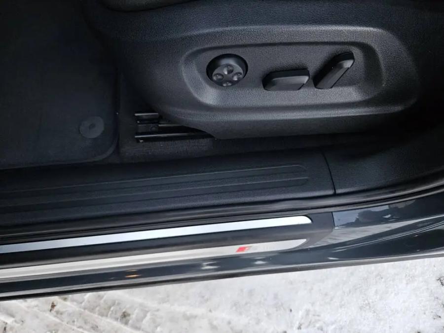 Pelēks Audi Q5 2010 Jēkabpils, ar dzinēja tilpumu 3.00 L un nobraukumu 302 tūkst. km par 10290 €, foto 43 vietnē AUTOMOTO.COM.LV