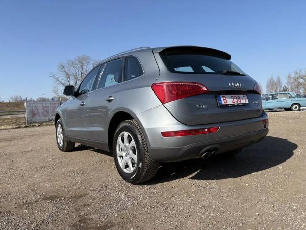 Grey Audi Q5 2010 in Daugavpils, with an engine capacity of 2.00 L and mileage of 227 thousand km for 9250 €, photo 3 on AUTOMOTO.COM.LV