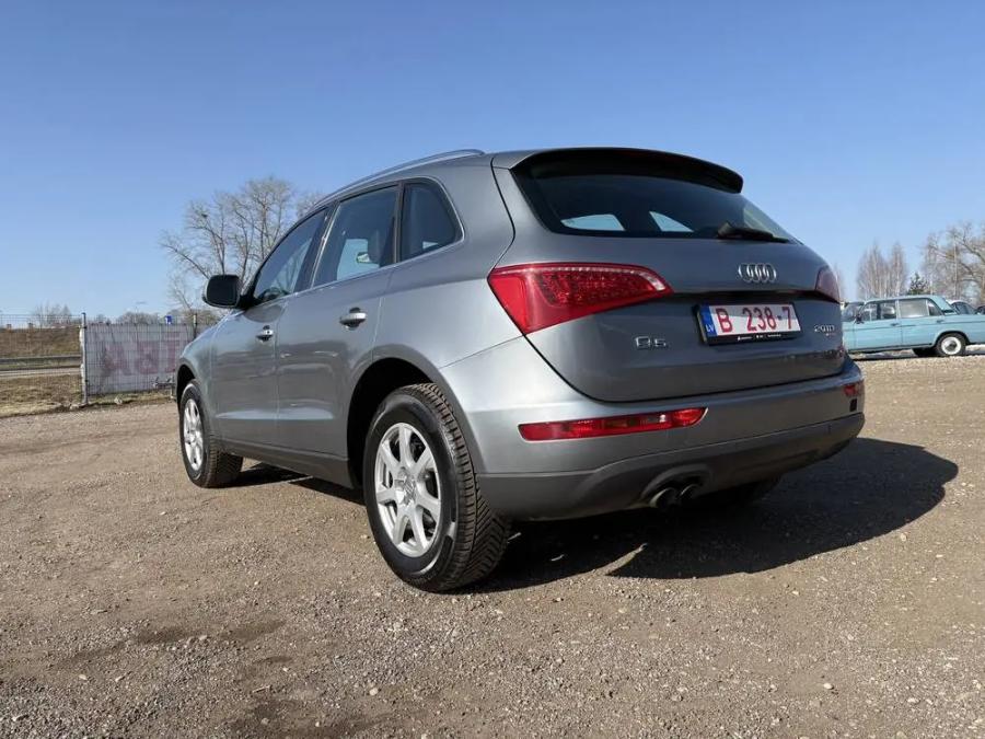 Grey Audi Q5 2010 in Daugavpils, with an engine capacity of 2.00 L and mileage of 227 thousand km for 9250 €, photo 4 on AUTOMOTO.COM.LV