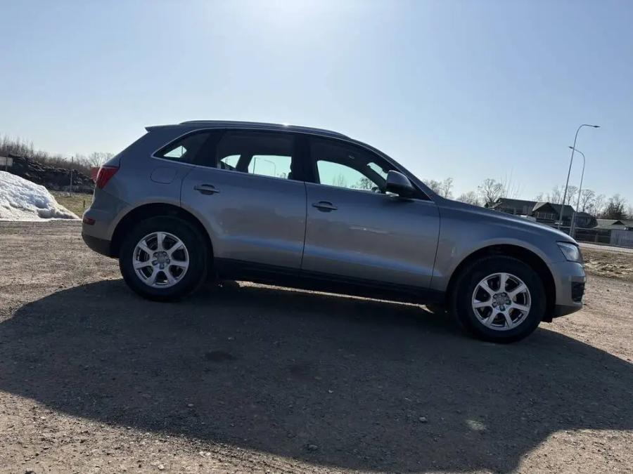 Grey Audi Q5 2010 in Daugavpils, with an engine capacity of 2.00 L and mileage of 227 thousand km for 9250 €, photo 7 on AUTOMOTO.COM.LV