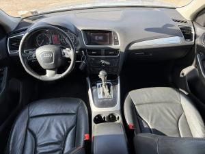 Grey Audi Q5 2010 in Daugavpils, with an engine capacity of 2.00 L and mileage of 227 thousand km for 9250 €, photo 10 on AUTOMOTO.COM.LV