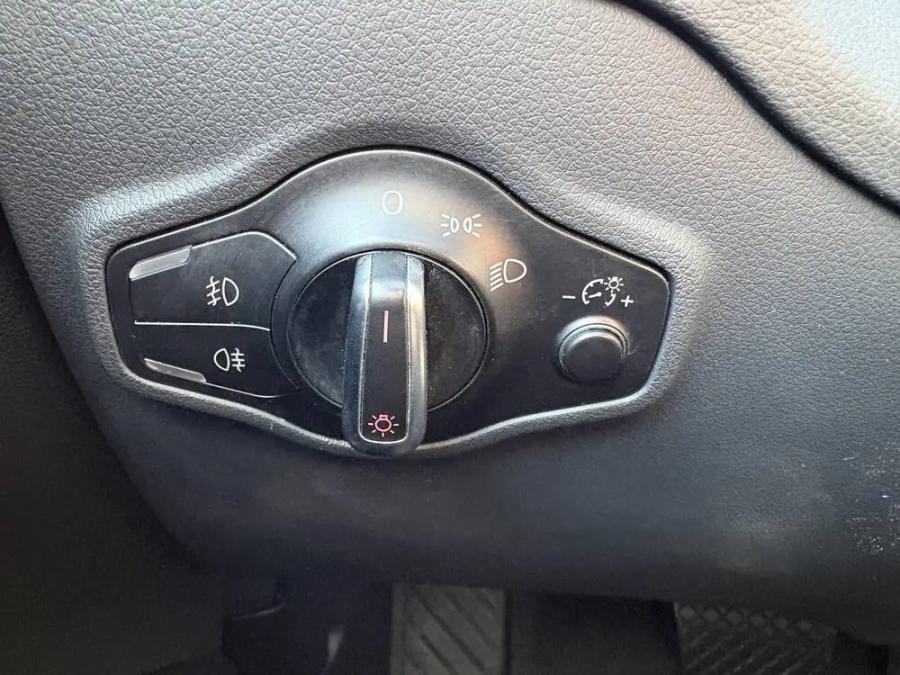 Grey Audi Q5 2010 in Daugavpils, with an engine capacity of 2.00 L and mileage of 227 thousand km for 9250 €, photo 16 on AUTOMOTO.COM.LV
