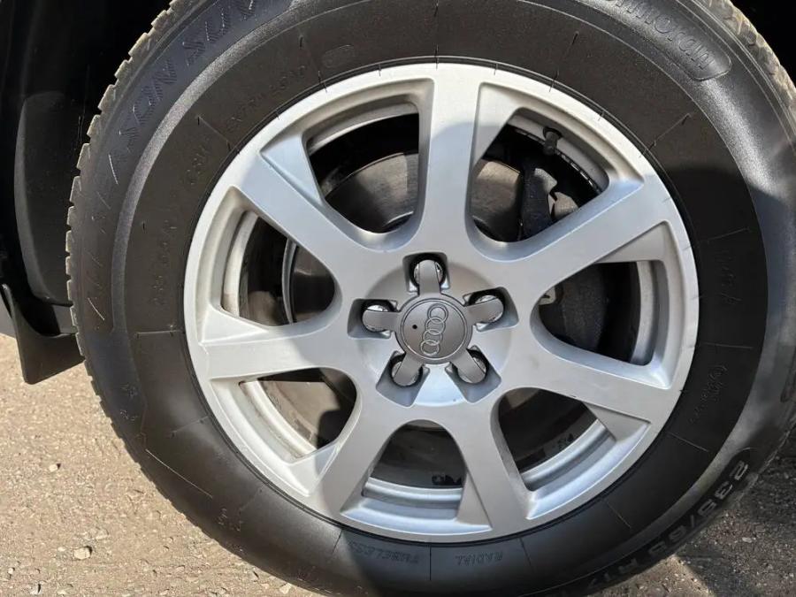 Grey Audi Q5 2010 in Daugavpils, with an engine capacity of 2.00 L and mileage of 227 thousand km for 9250 €, photo 27 on AUTOMOTO.COM.LV