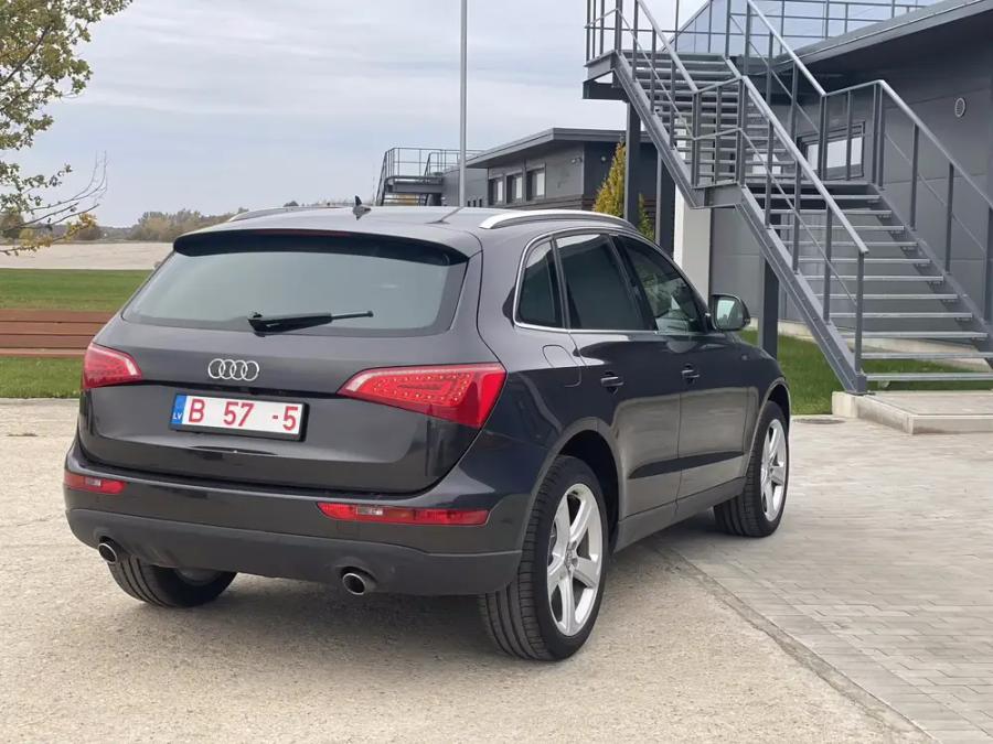 Grey Audi Q5 2010 in Riga, with an engine capacity of 2.00 L and mileage of 239 thousand km for 6500 €, photo 6 on AUTOMOTO.COM.LV