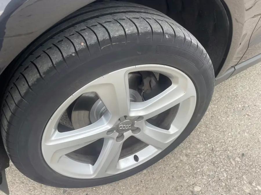 Grey Audi Q5 2010 in Riga, with an engine capacity of 2.00 L and mileage of 239 thousand km for 6500 €, photo 28 on AUTOMOTO.COM.LV