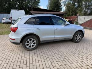 Grey Audi Q5 2010 in Trakai, with an engine capacity of 1.97 L and mileage of 236 thousand km for 4299 €, photo 4 on AUTOMOTO.COM.LV
