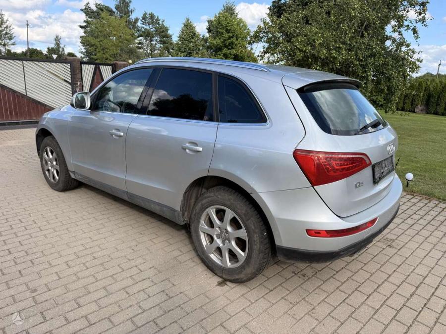 Grey Audi Q5 2010 in Trakai, with an engine capacity of 1.97 L and mileage of 236 thousand km for 4299 €, photo 8 on AUTOMOTO.COM.LV