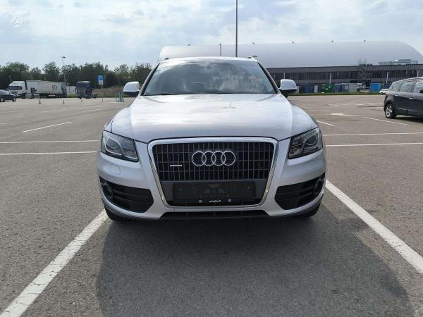 Grey Audi Q5 2010 in Siauliai, with an engine capacity of 1.97 L and mileage of 273 thousand km for 9800 €, photo 2 on AUTOMOTO.COM.LV