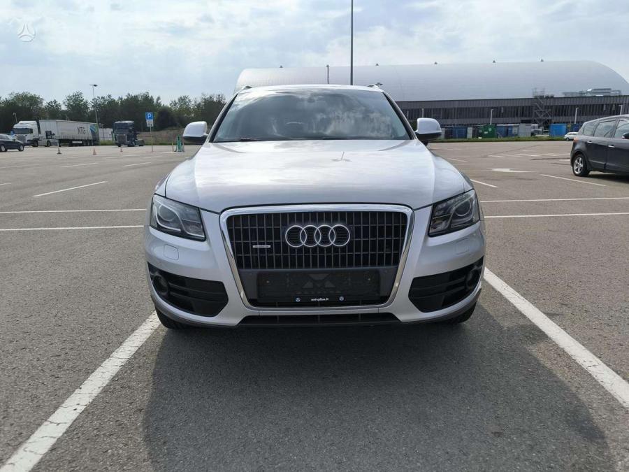 Pelēks Audi Q5 2010 Šauļi, ar dzinēja tilpumu 1.97 L un nobraukumu 273 tūkst. km par 9800 €, foto 3 vietnē AUTOMOTO.COM.LV