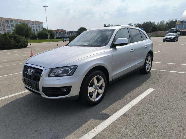 Grey Audi Q5 2010 in Siauliai, with an engine capacity of 1.97 L and mileage of 273 thousand km for 9800 €, photo 3 on AUTOMOTO.COM.LV
