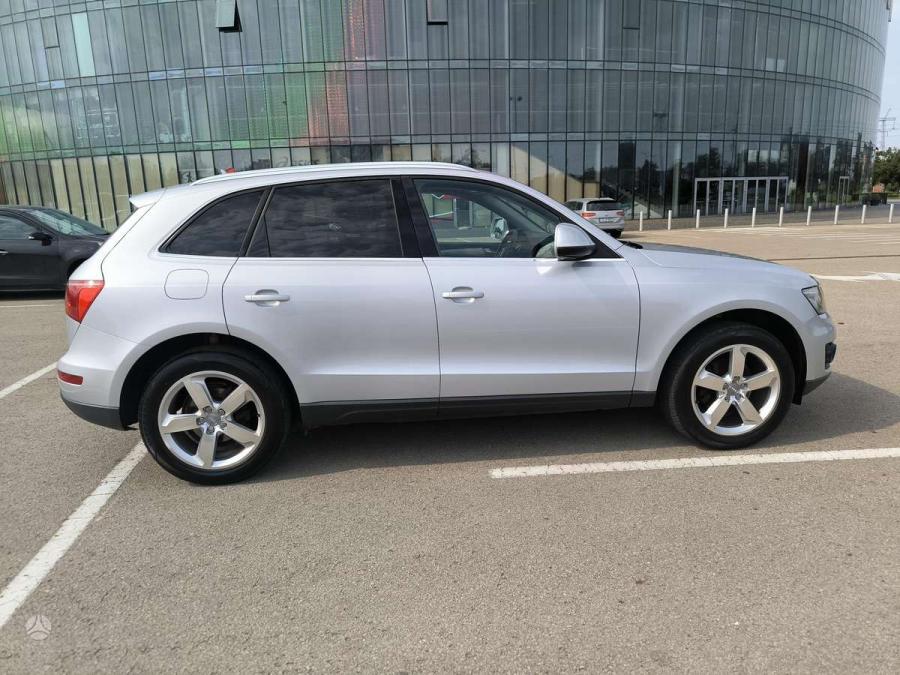 Pelēks Audi Q5 2010 Šauļi, ar dzinēja tilpumu 1.97 L un nobraukumu 273 tūkst. km par 9800 €, foto 7 vietnē AUTOMOTO.COM.LV