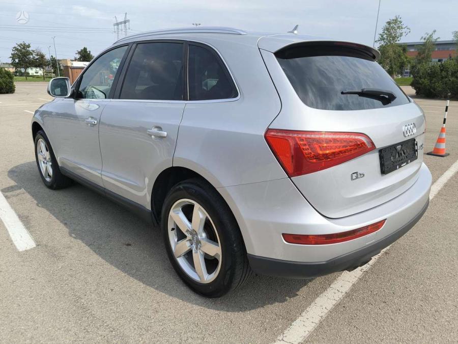 Pelēks Audi Q5 2010 Šauļi, ar dzinēja tilpumu 1.97 L un nobraukumu 273 tūkst. km par 9800 €, foto 10 vietnē AUTOMOTO.COM.LV