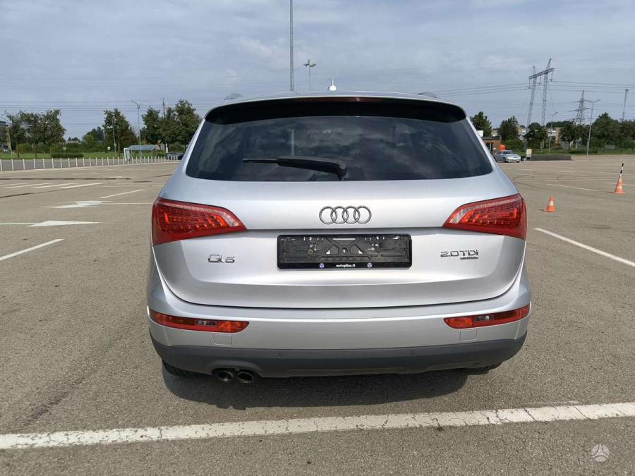 Pelēks Audi Q5 2010 Šauļi, ar dzinēja tilpumu 1.97 L un nobraukumu 273 tūkst. km par 9800 €, foto 11 vietnē AUTOMOTO.COM.LV