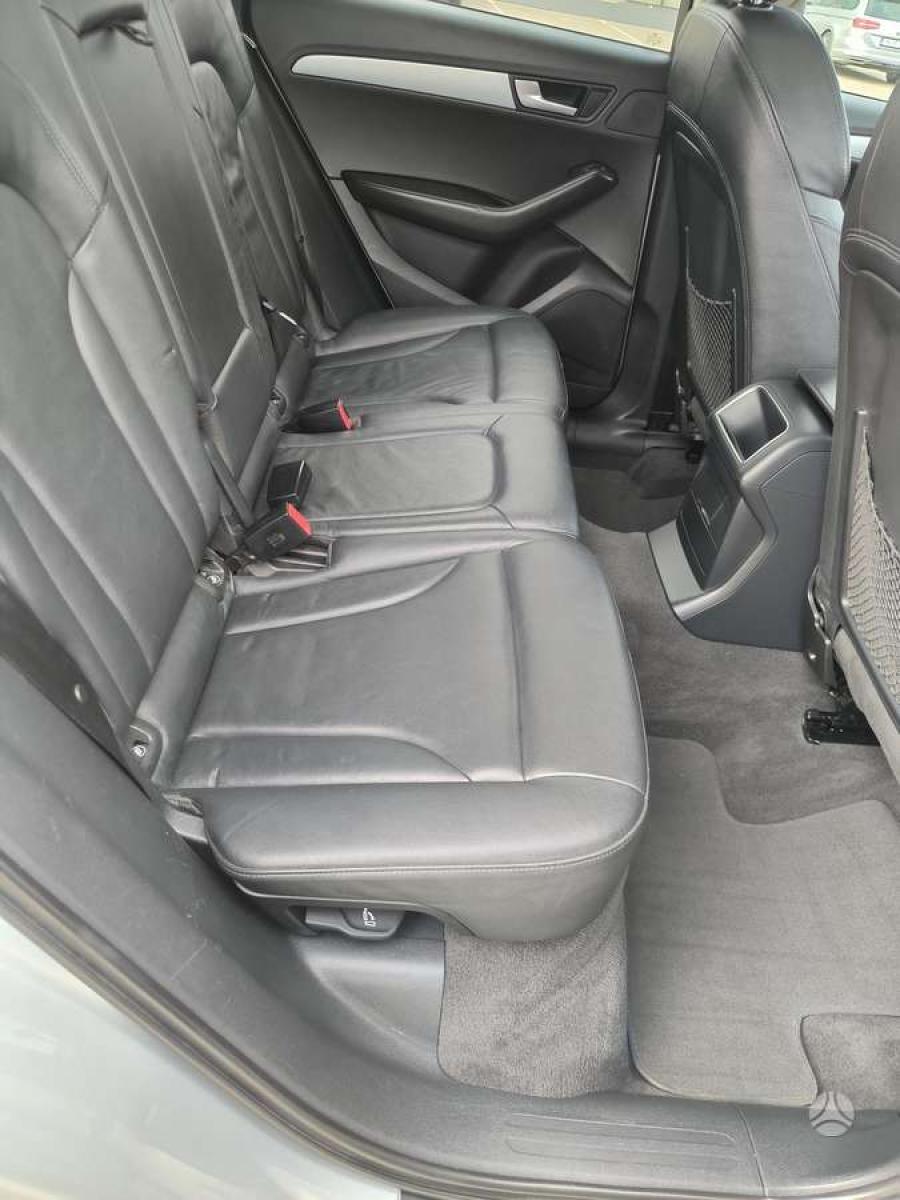 Pelēks Audi Q5 2010 Šauļi, ar dzinēja tilpumu 1.97 L un nobraukumu 273 tūkst. km par 9800 €, foto 24 vietnē AUTOMOTO.COM.LV