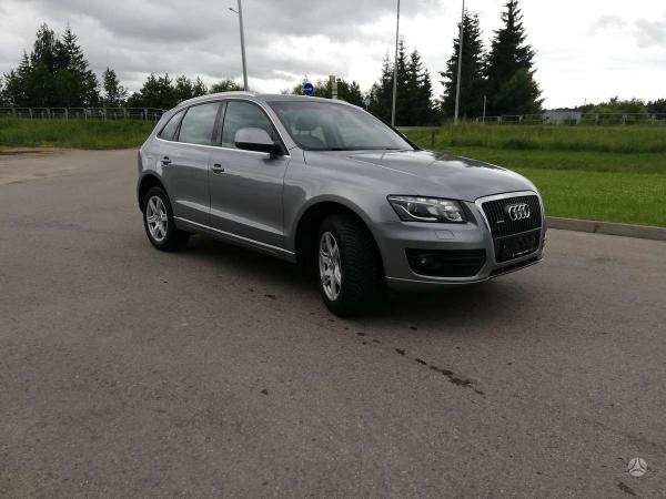 Grey Audi Q5 2010 in Utena, with an engine capacity of 1.97 L and mileage of 273 thousand km for 8450 €, photo 2 on AUTOMOTO.COM.LV
