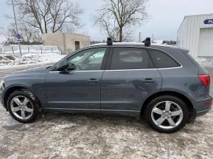 Grey Audi Q5 2010 in Vilnius, with an engine capacity of 3.20 L and mileage of 302 thousand km for 7200 €, photo  on AUTOMOTO.COM.LV