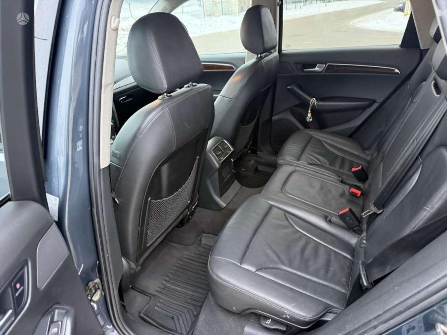 Grey Audi Q5 2010 in Vilnius, with an engine capacity of 3.20 L and mileage of 302 thousand km for 7200 €, photo 9 on AUTOMOTO.COM.LV