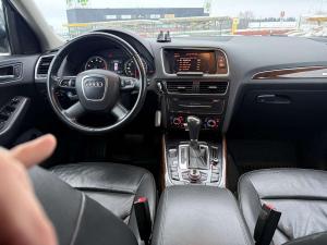 Grey Audi Q5 2010 in Vilnius, with an engine capacity of 3.20 L and mileage of 302 thousand km for 7200 €, photo 12 on AUTOMOTO.COM.LV
