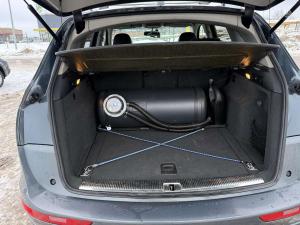 Grey Audi Q5 2010 in Vilnius, with an engine capacity of 3.20 L and mileage of 302 thousand km for 7200 €, photo 13 on AUTOMOTO.COM.LV
