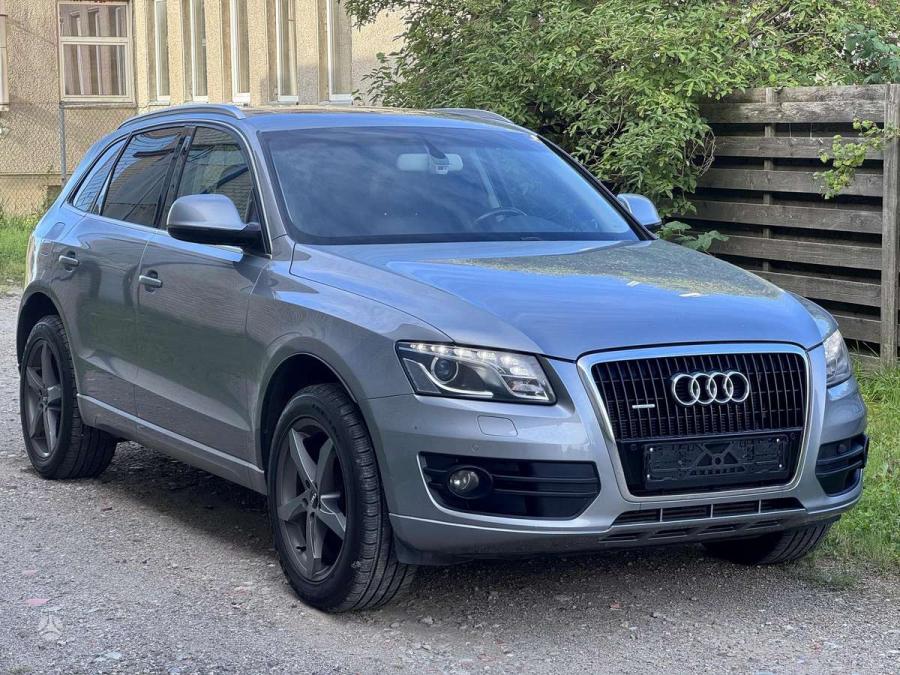 Grey Audi Q5 2010 in Kretinga, with an engine capacity of 2.97 L and mileage of 260 thousand km for 9350 €, photo 4 on AUTOMOTO.COM.LV