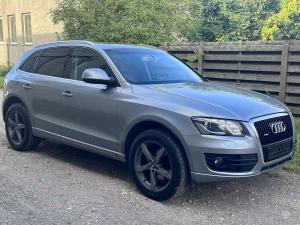 Grey Audi Q5 2010 in Kretinga, with an engine capacity of 2.97 L and mileage of 260 thousand km for 9350 €, photo 5 on AUTOMOTO.COM.LV