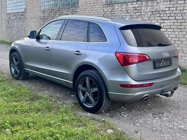 Grey Audi Q5 2010 in Kretinga, with an engine capacity of 2.97 L and mileage of 260 thousand km for 9350 €, photo 8 on AUTOMOTO.COM.LV
