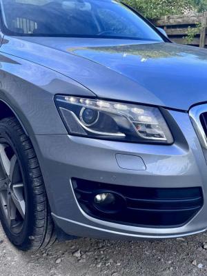Grey Audi Q5 2010 in Kretinga, with an engine capacity of 2.97 L and mileage of 260 thousand km for 9350 €, photo 12 on AUTOMOTO.COM.LV