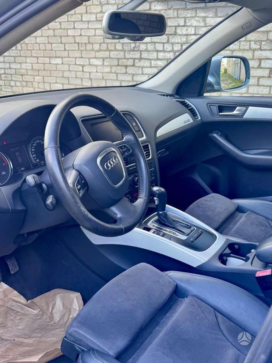 Grey Audi Q5 2010 in Kretinga, with an engine capacity of 2.97 L and mileage of 260 thousand km for 9350 €, photo 17 on AUTOMOTO.COM.LV