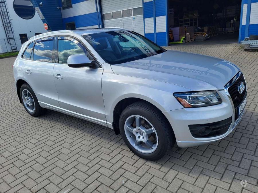 Grey Audi Q5 2010 in Vilnius, with an engine capacity of 3.20 L and mileage of 273 thousand km for 6400 €, photo 6 on AUTOMOTO.COM.LV