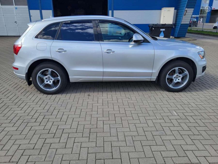 Grey Audi Q5 2010 in Vilnius, with an engine capacity of 3.20 L and mileage of 273 thousand km for 6400 €, photo 7 on AUTOMOTO.COM.LV