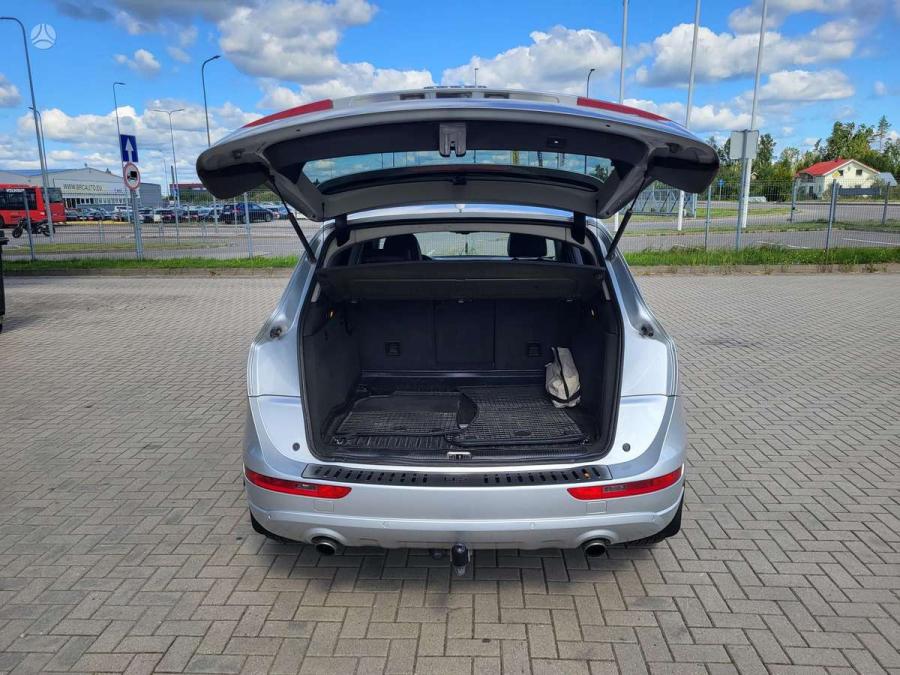 Grey Audi Q5 2010 in Vilnius, with an engine capacity of 3.20 L and mileage of 273 thousand km for 6400 €, photo 8 on AUTOMOTO.COM.LV