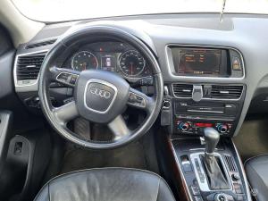 Grey Audi Q5 2010 in Vilnius, with an engine capacity of 3.20 L and mileage of 273 thousand km for 6400 €, photo 12 on AUTOMOTO.COM.LV