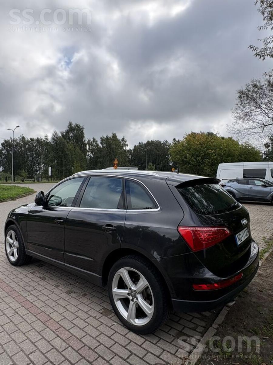 Pelēks Audi Q5 2010 Rīga, ar dzinēja tilpumu 3.00 L un nobraukumu 251 tūkst. km par 9000 €, foto 8 vietnē AUTOMOTO.COM.LV