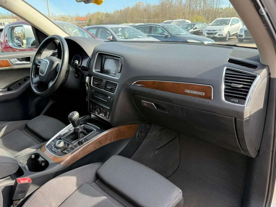 Pelēks Audi Q5 2010 Utena, ar dzinēja tilpumu 1.97 L un nobraukumu 260 tūkst. km par 7600 €, foto 16 vietnē AUTOMOTO.COM.LV