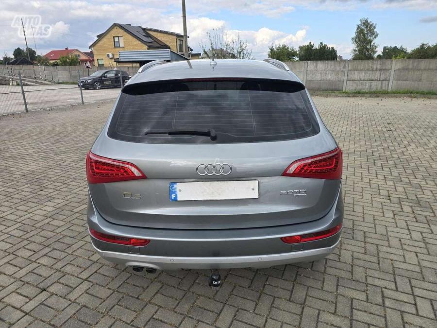 Grey Audi Q5 2010 in Taurage, with an engine capacity of 2.00 L and mileage of 208 thousand km for 8900 €, photo 10 on AUTOMOTO.COM.LV