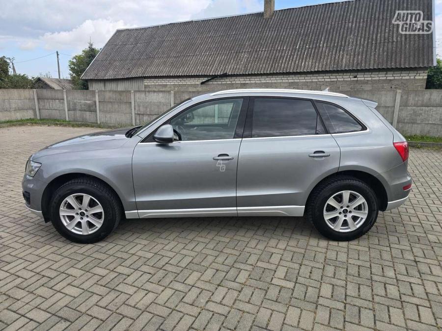 Grey Audi Q5 2010 in Taurage, with an engine capacity of 2.00 L and mileage of 208 thousand km for 8900 €, photo 12 on AUTOMOTO.COM.LV