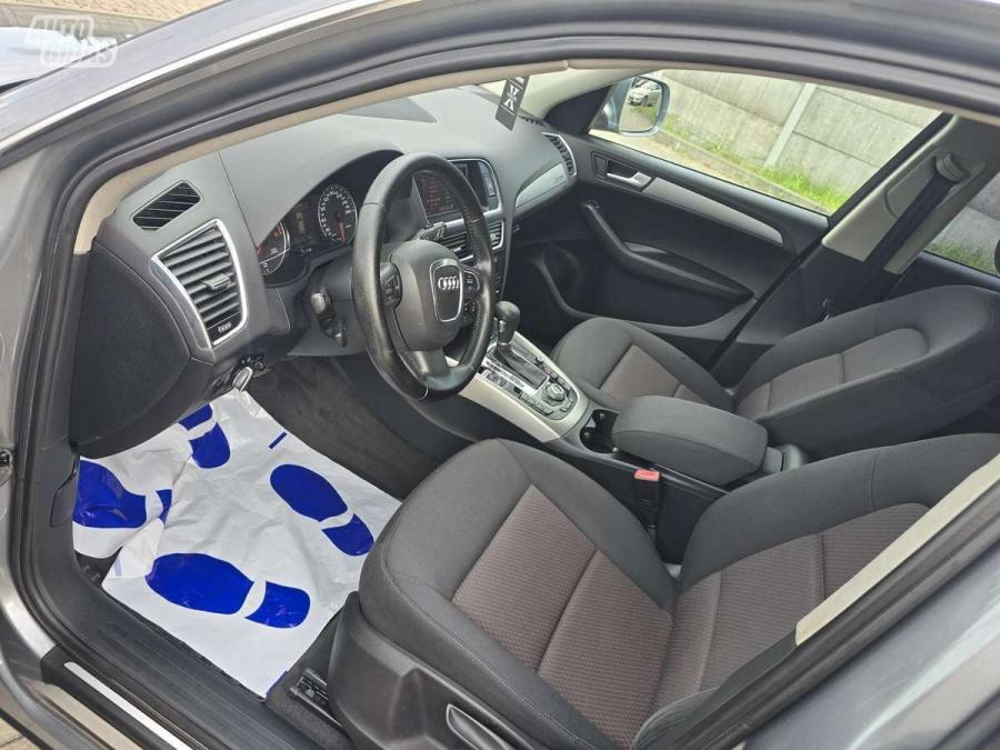 Grey Audi Q5 2010 in Taurage, with an engine capacity of 2.00 L and mileage of 208 thousand km for 8900 €, photo 14 on AUTOMOTO.COM.LV