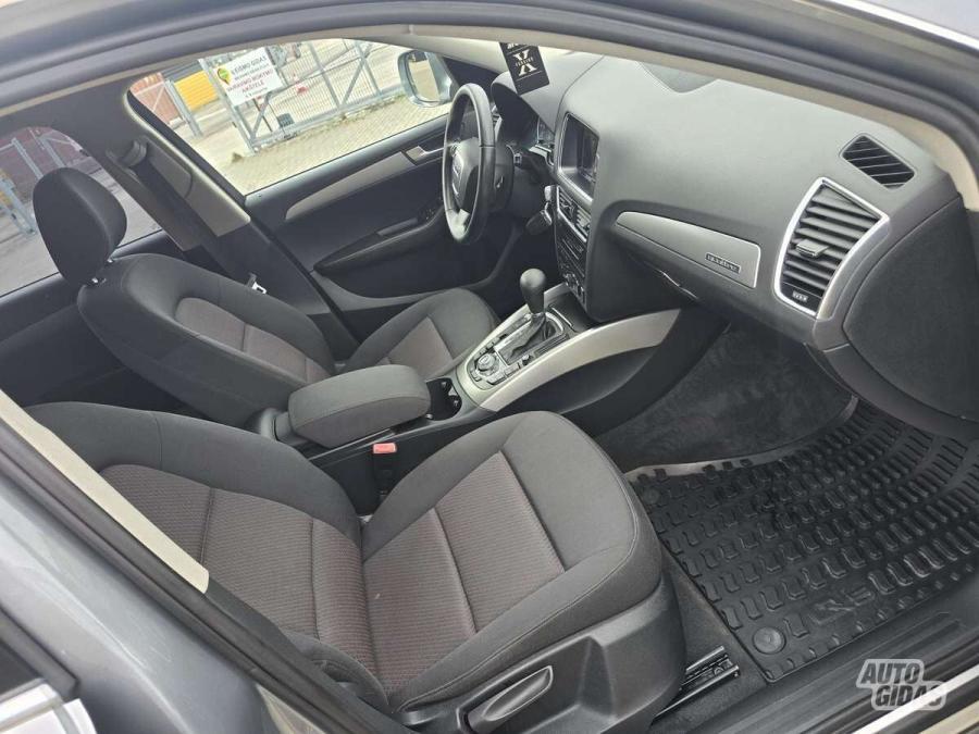 Grey Audi Q5 2010 in Taurage, with an engine capacity of 2.00 L and mileage of 208 thousand km for 8900 €, photo 16 on AUTOMOTO.COM.LV