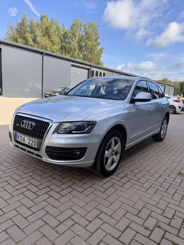 Grey Audi Q5 2010 in Kaunas, with an engine capacity of 1.97 L and mileage of 350 thousand km for 9700 €, photo 1 on AUTOMOTO.COM.LV