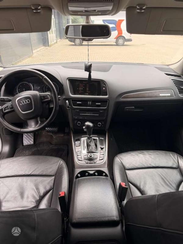 Grey Audi Q5 2010 in Kaunas, with an engine capacity of 1.97 L and mileage of 350 thousand km for 9700 €, photo 6 on AUTOMOTO.COM.LV